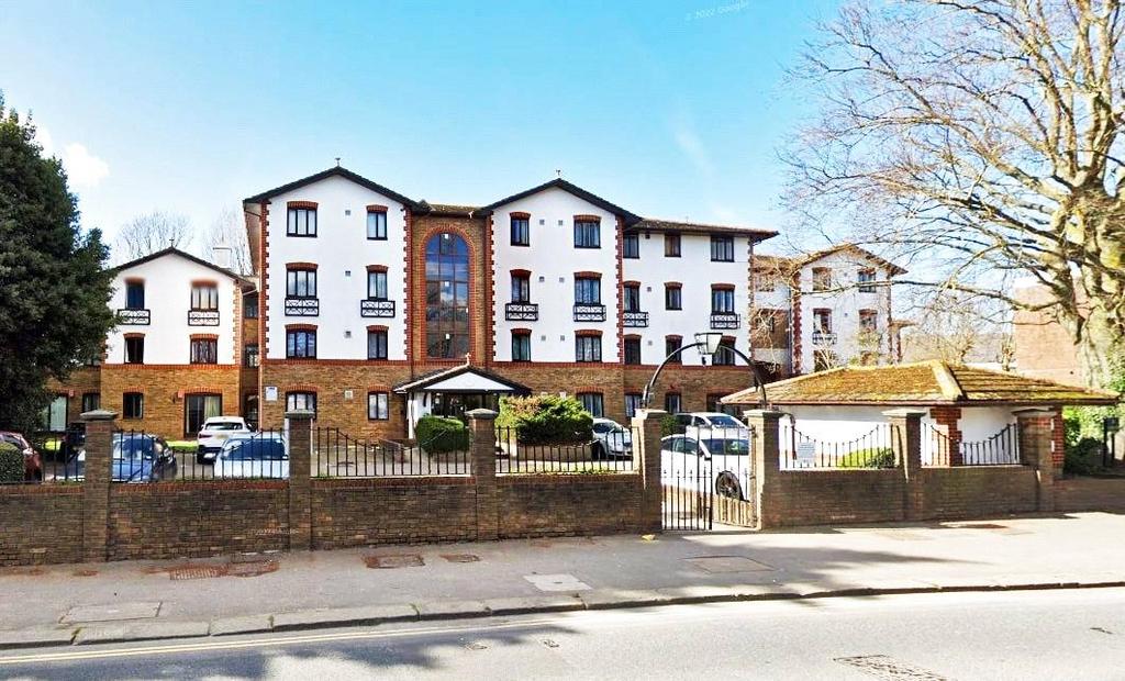 200 Lampton Road, Hounslow 2 bed apartment - £1,650 pcm (£381 pw)