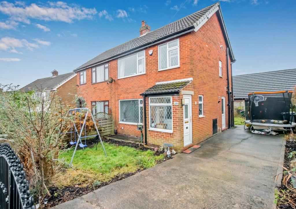 Hill Street, Cleckheaton, West... 3 bed semi-detached house - £185,000