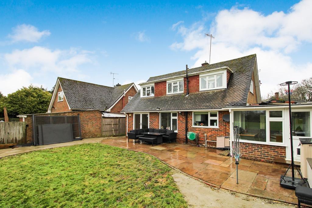 Park Road, Smallfield, Horley... 3 bed detached house for sale - £575,000