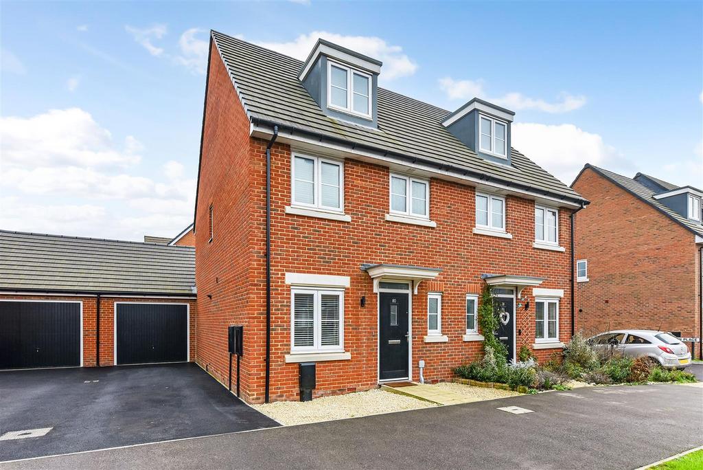 Longacres Way, Chichester 3 bed house - £410,000
