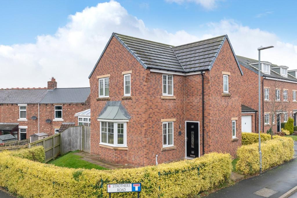 Strothers Road, Rowlands Gill NE39 3 bed detached house - £240,000