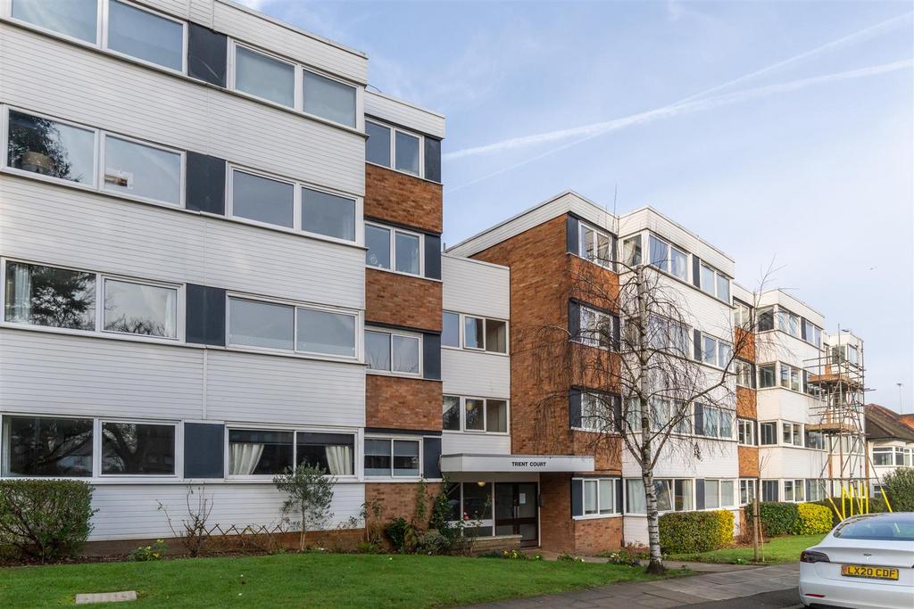 New Wanstead, London 2 bed flat - £2,000 pcm (£462 pw)