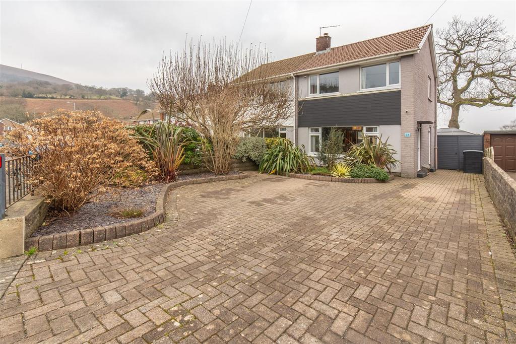 Thornhill Road, Cwmbran NP44 3 bed semi-detached house - £240,000