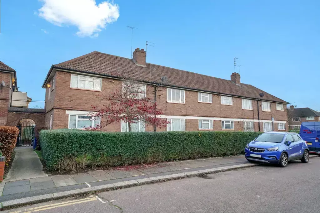 Marnham Avenue, London NW2 1 bed apartment - £275,000