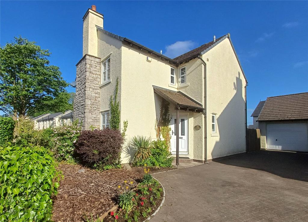 St. Marks Fold, Kendal LA9 3 bed detached house for sale - £425,000