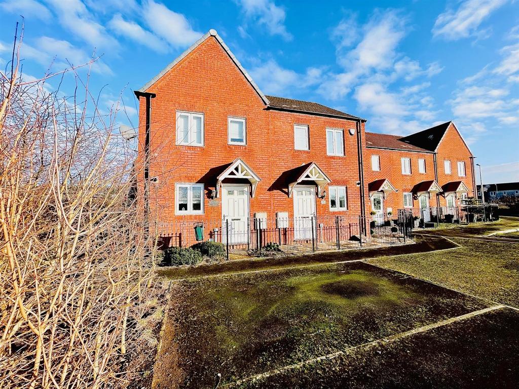 Stryd Bennett, Llanelli 2 bed semi-detached house for sale - £160,000