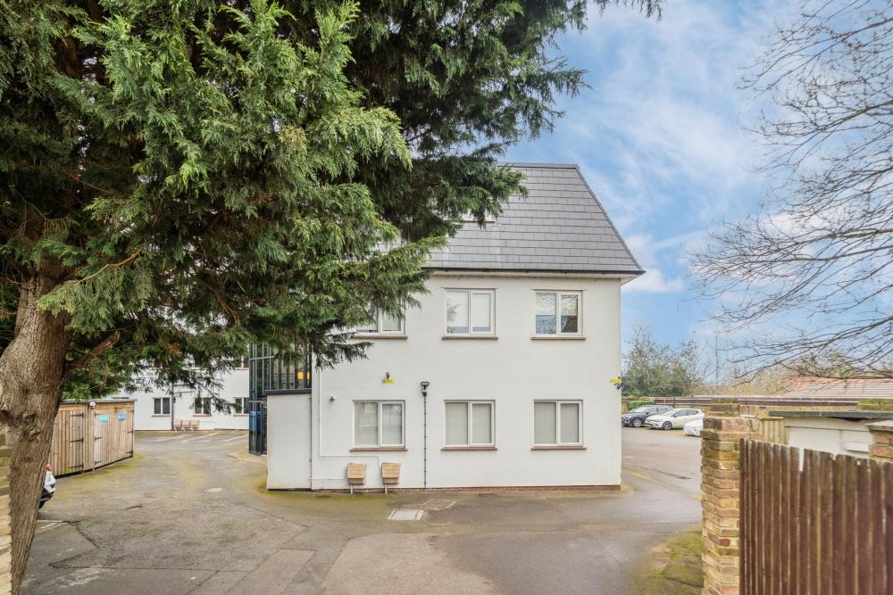 Universal House, IVER SL0 1 bed apartment for sale - £265,000