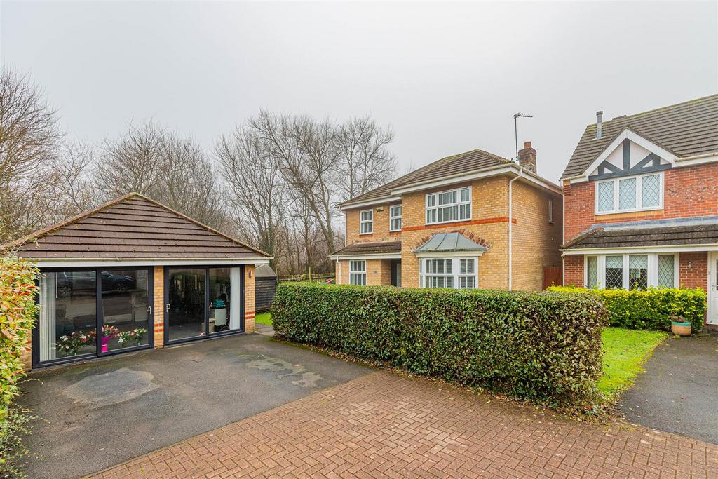 William Belcher Drive, Cardiff CF3 4 bed detached house - £450,000