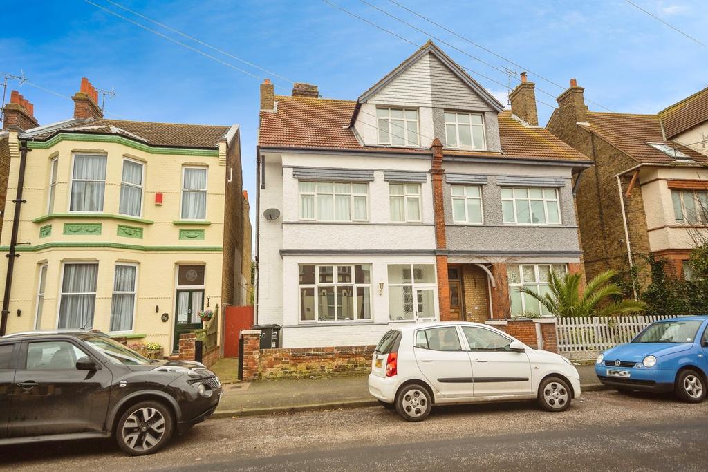 Prices Avenue, Margate CT9 5 bed semi-detached house for sale - £600,000
