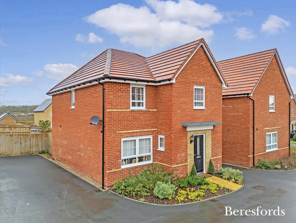 Moorhen Road, Dunmow, CM6 4 bed detached house - £475,000