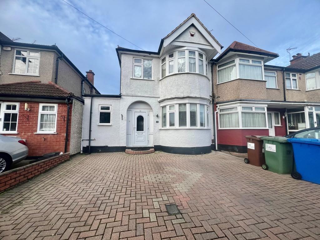 Drake Road, Harrow HA2 3 bed end of terrace house - £2,400 pcm (£554 pw)