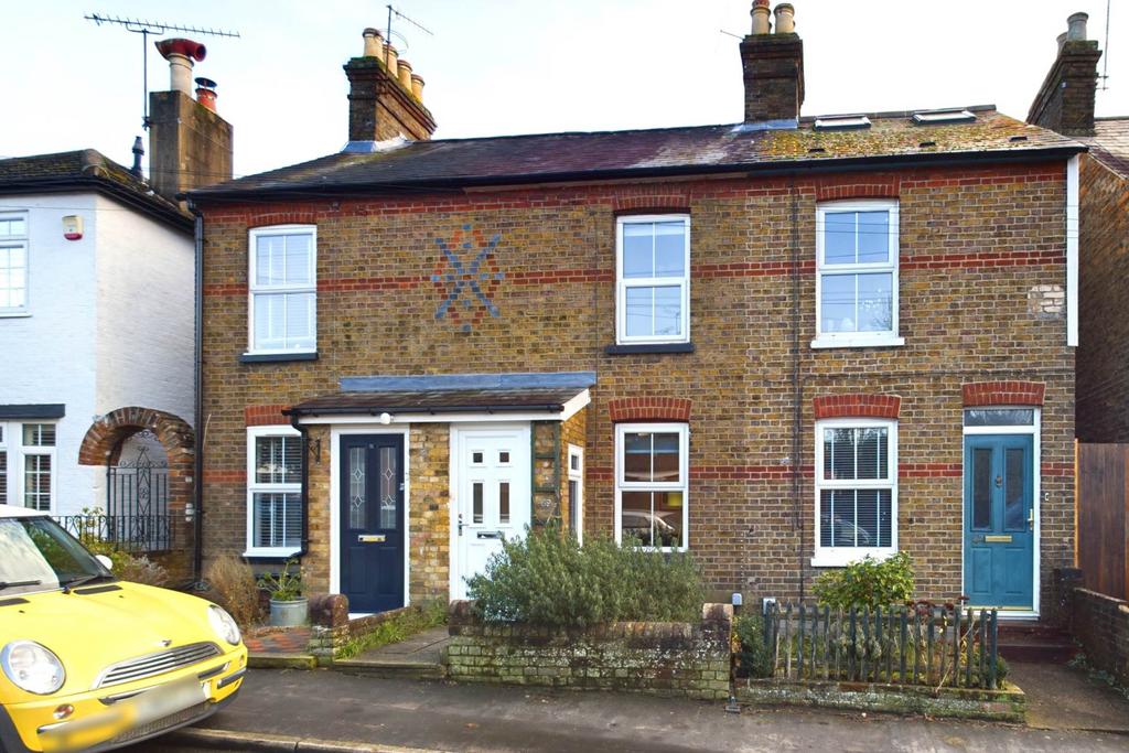Cowper Road, Boxmoor 2 bed house - £450,000