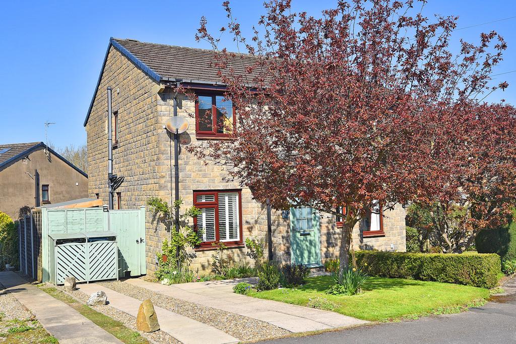 Oakdale Glen, Harrogate 2 bed semi-detached house - £260,000