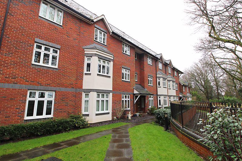 Loriners Grove, Walsall, WS1 2DN 2 bed apartment - £185,000