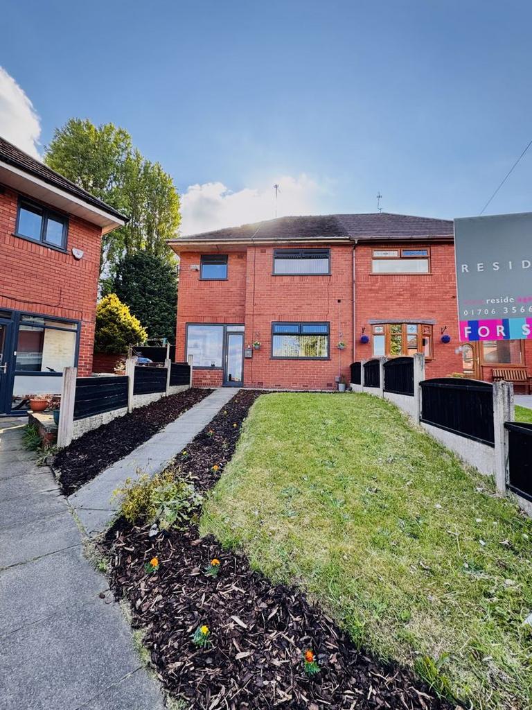 Kinder Way, Manchester M24 3 bed semi-detached house - £240,000