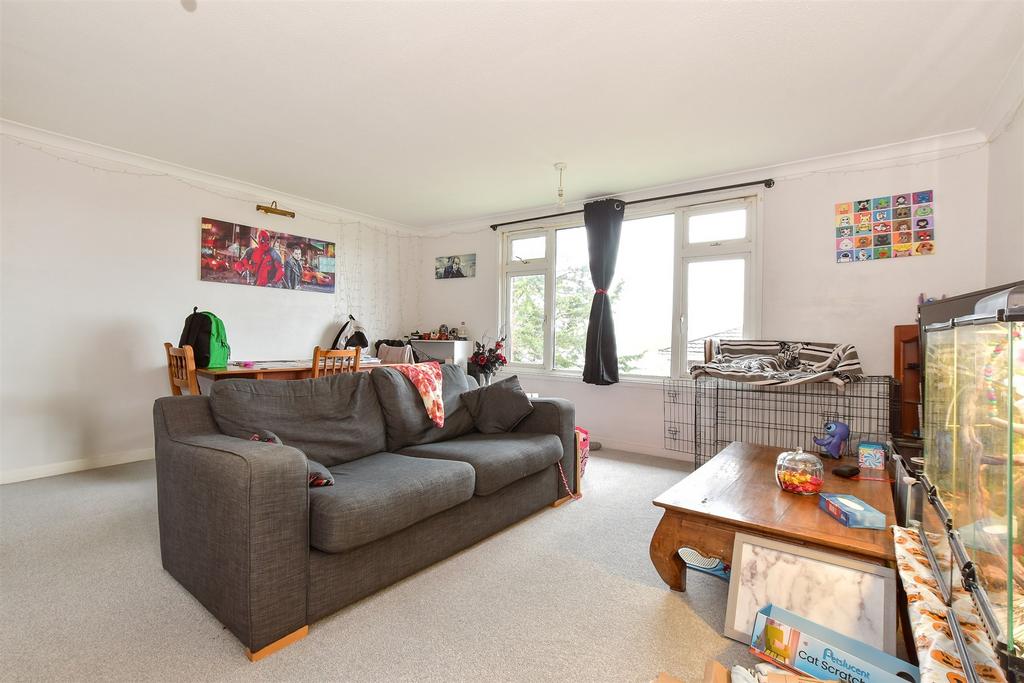 Slade Road, Ryde, Isle of Wight 3 bed flat for sale - £120,000