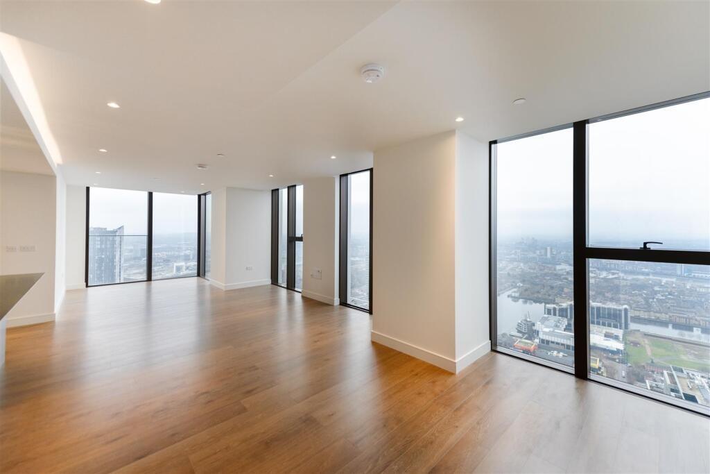 67 Marsh Wall, London, E14 9ZB 3 bed apartment - £5,200 pcm (£1,200 pw)