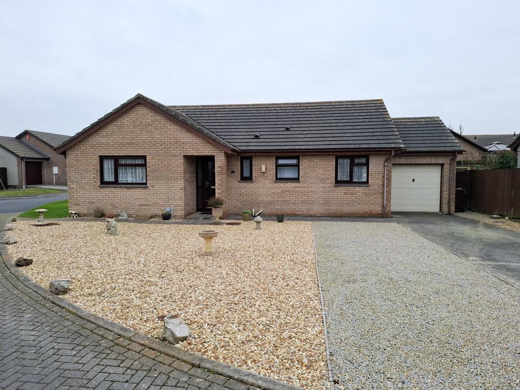Merritts Way, Pool, Redruth... 3 bed bungalow for sale - £350,000