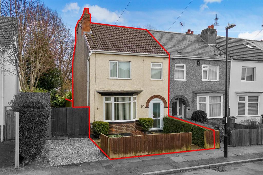 Uxbridge Avenue, Lower Stoke, Coventry 3 bed end of terrace house - £ ...