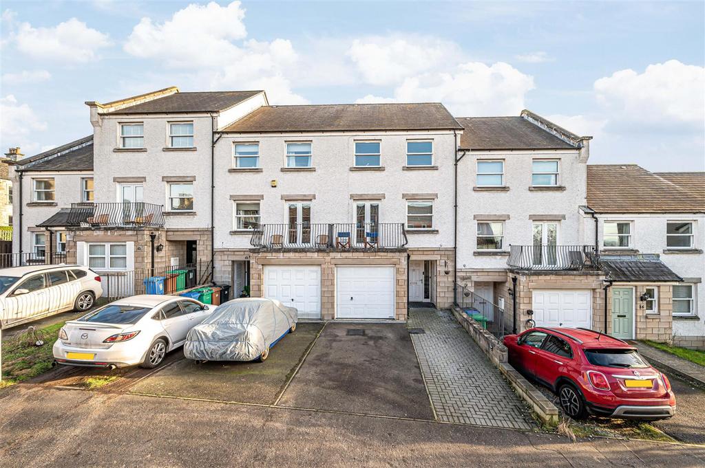 22 Reid Street, Dunfermline, KY12 7DX 4 bed townhouse - £250,000