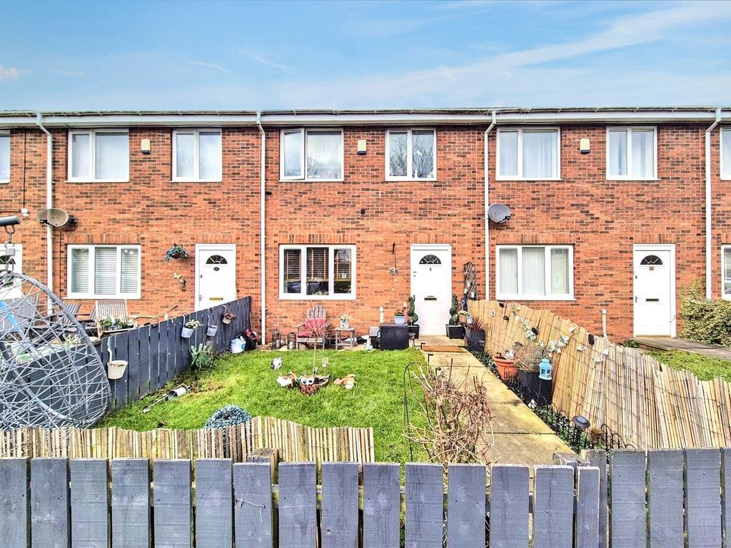 Store Terrace, Easington Lane... 3 bed terraced house - £55,000