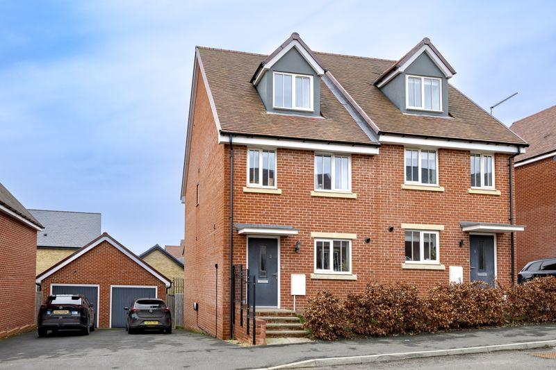 Red Clover Road, Ridgewood 3 bed semi-detached house - £425,000