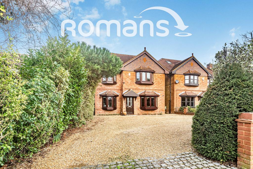Voller Drive 5 bed detached house - £2,495 pcm (£576 pw)