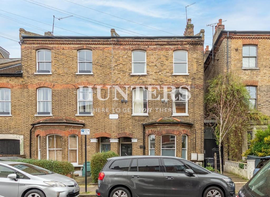 Powell Road, London, E5 1 bed flat - £2,250 pcm (£519 pw)