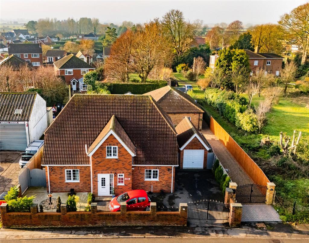 Sea Dyke Way, Marshchapel, Grimsby... 4 bed detached house - £318,000