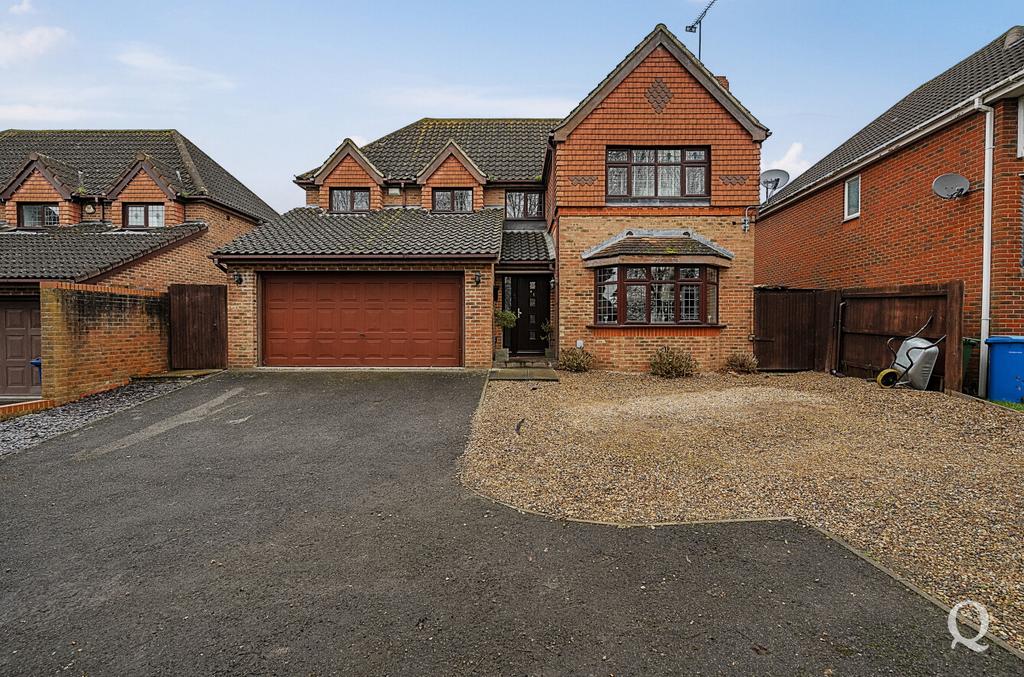 Balas Drive, Sittingbourne, Kent, ME10 4 bed detached house - £585,000