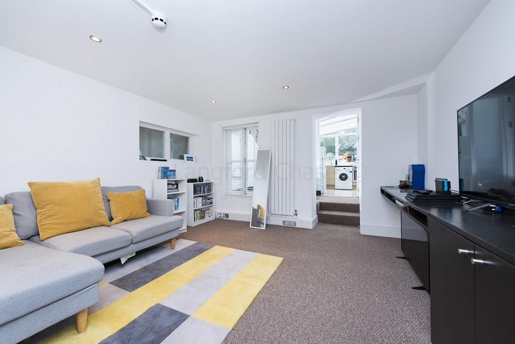 Stanhope Road, Highgate, N6 1 bed flat - £490,000