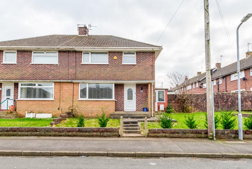 Bampton Road, Llanrumney, Cardiff... 3 bed semi-detached house - £260,000