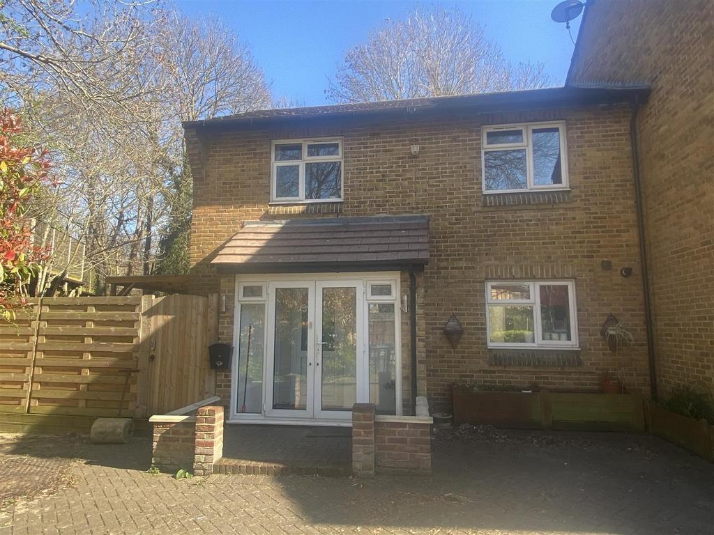 Adair Close, London 4 bed end of terrace house - £560,000