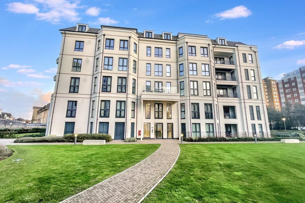 Bournemouth 1 bed flat - £230,000