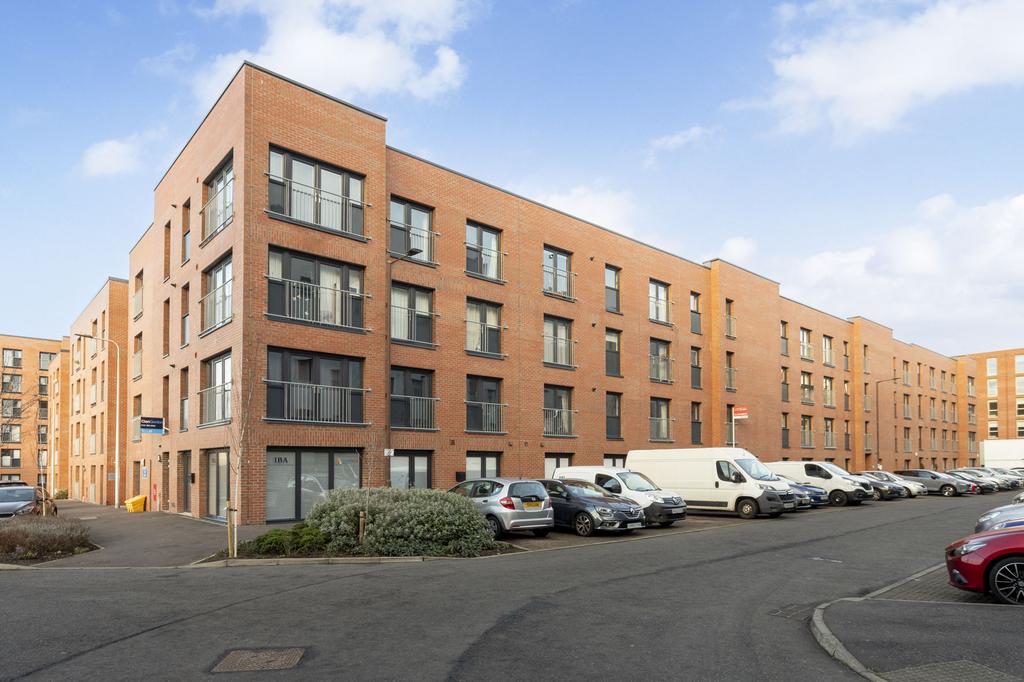 13/8 Tinto Place, Edinburgh, EH6 5GD 1 bed flat - £210,000