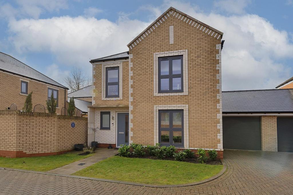 Northdown Close, Kings Hill, ME19 4SN 4 bed detached house - £575,000