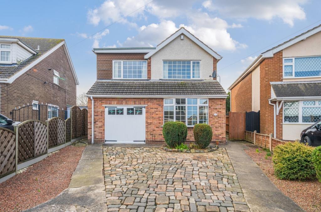 Grasby Crescent, Grimsby... 4 bed detached house for sale - £210,000