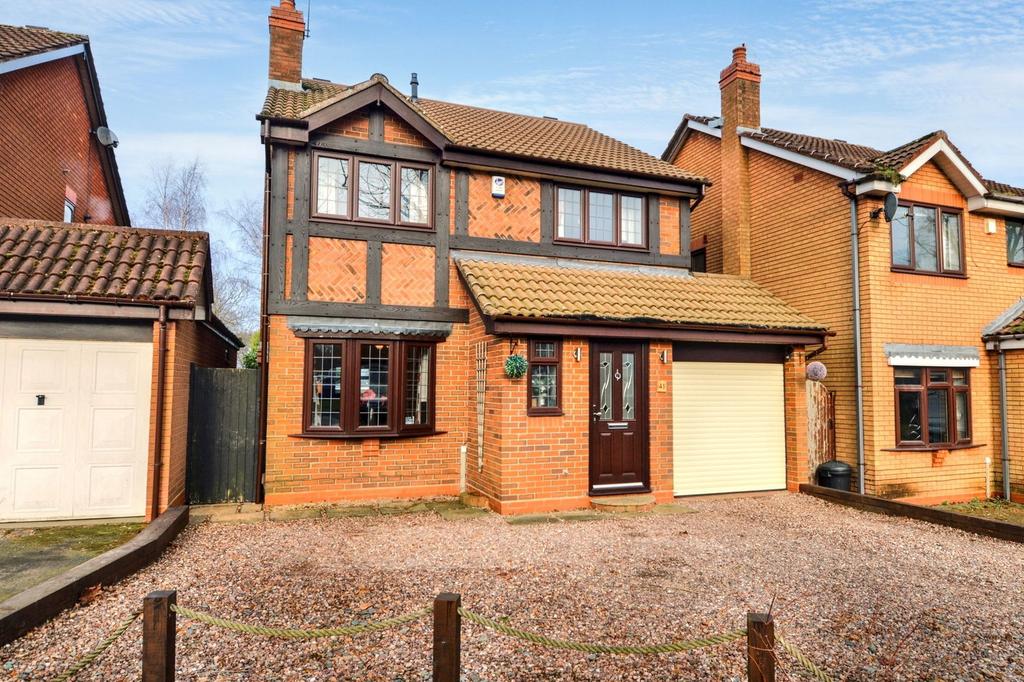 Poplar Crescent, Stourbridge DY8 4 bed detached house for sale - £435,000