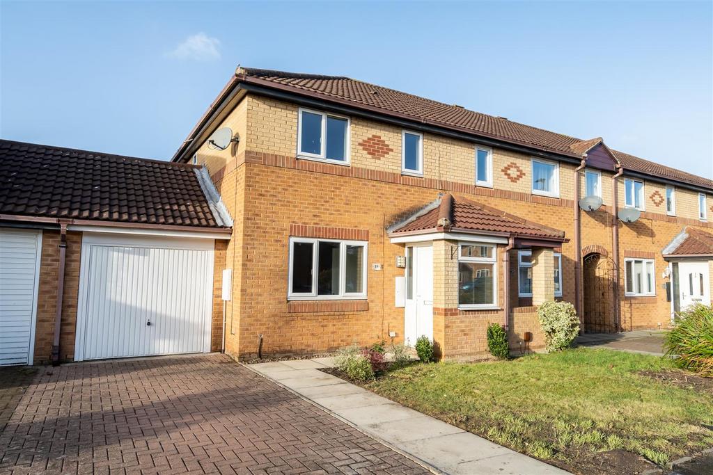 Redmires Close, Clifon Moor, York... 3 bed semi-detached house - £1,295 ...