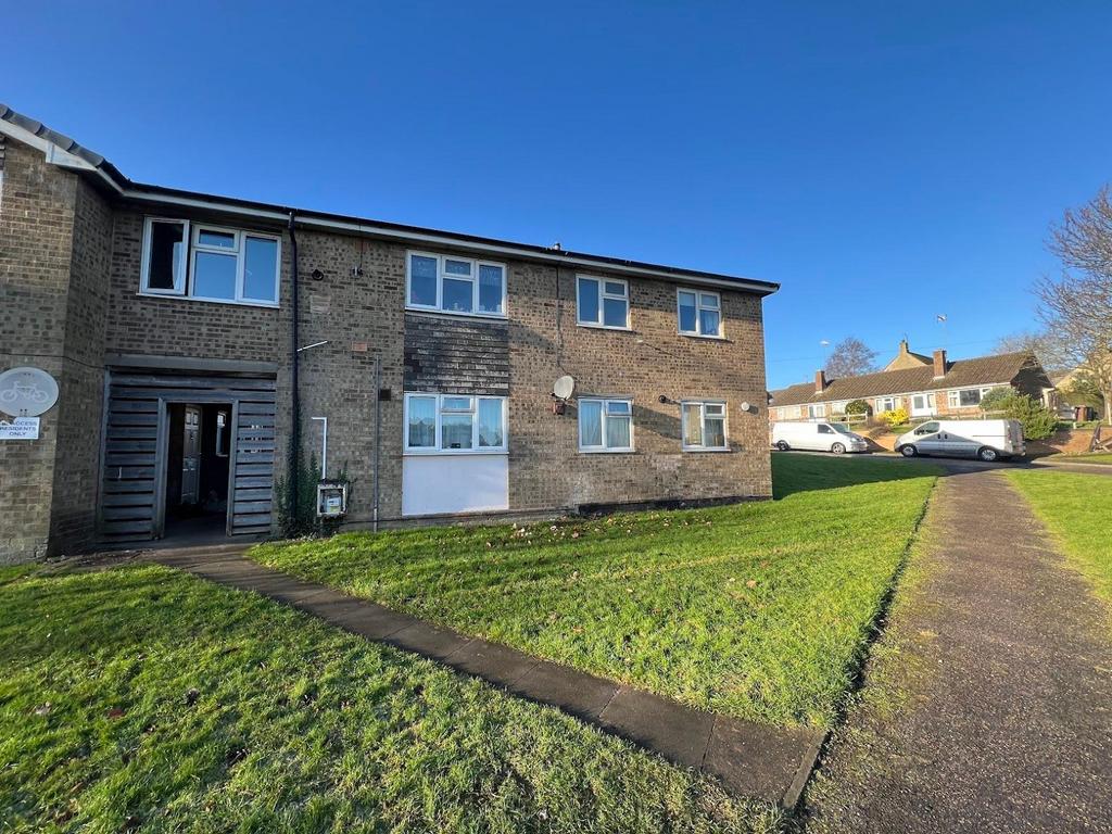 Rose Court, Weldon, NN17 2 bed flat - £130,000