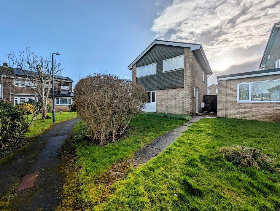 Robin Way, Chipping Sodbury, Bristol 3 bed detached house - £365,000