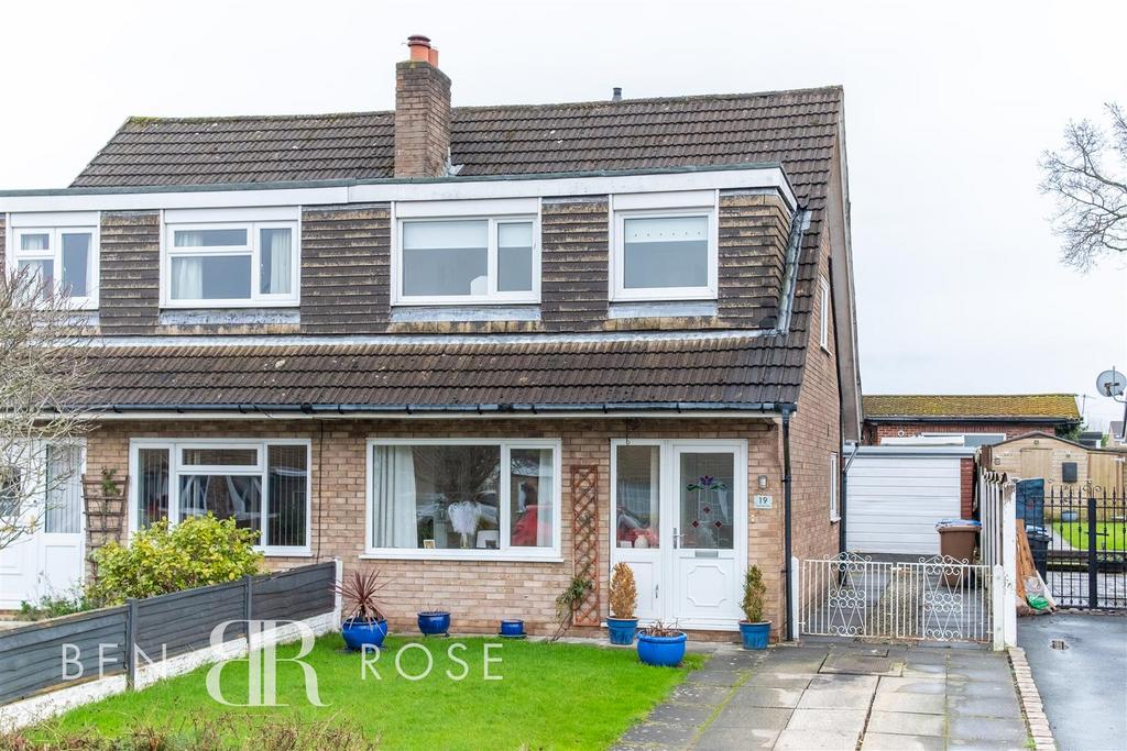 Countess Way, Euxton, Chorley 3 bed semi-detached house for sale - £214,995