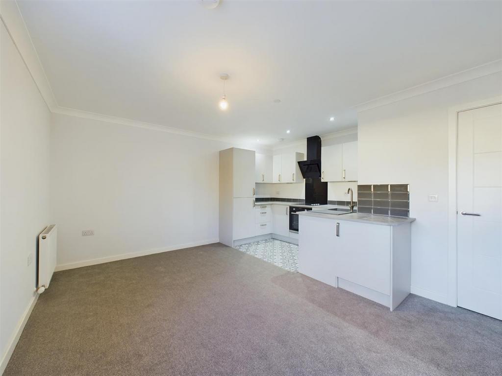10-16 York Place, Perth PH2 2 bed flat - £135,000
