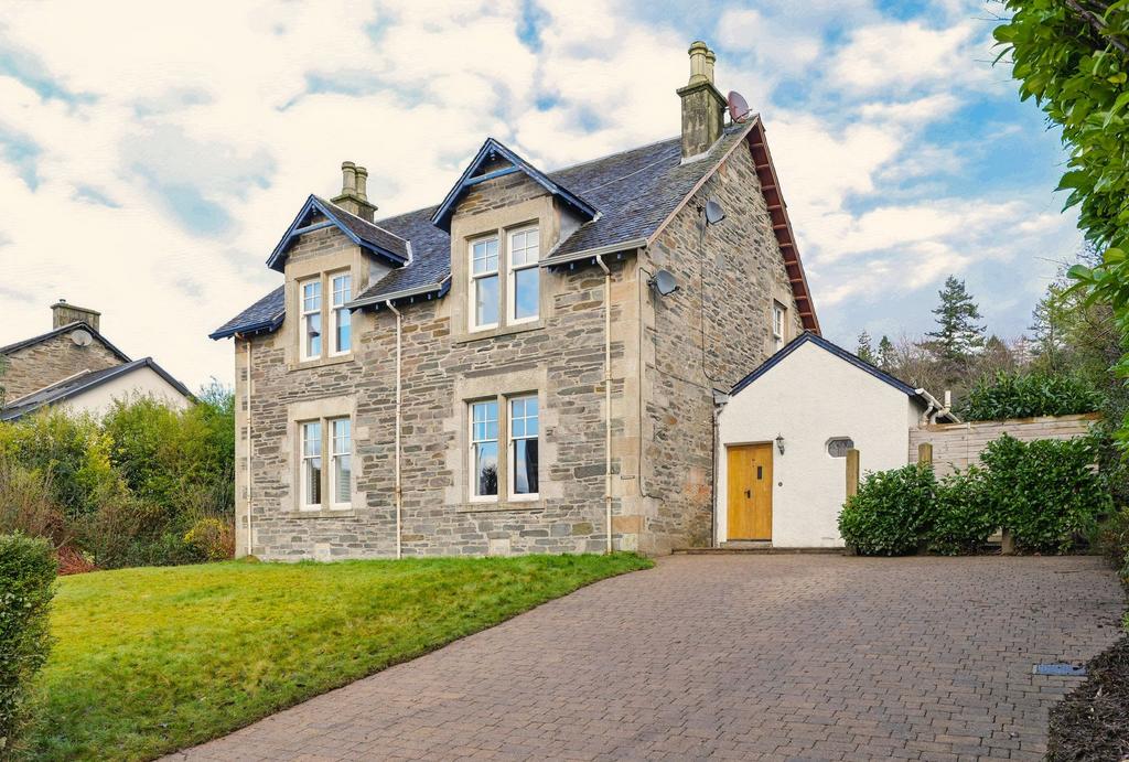 Cumberland Road, Rhu, G84 3 bed apartment - £270,000