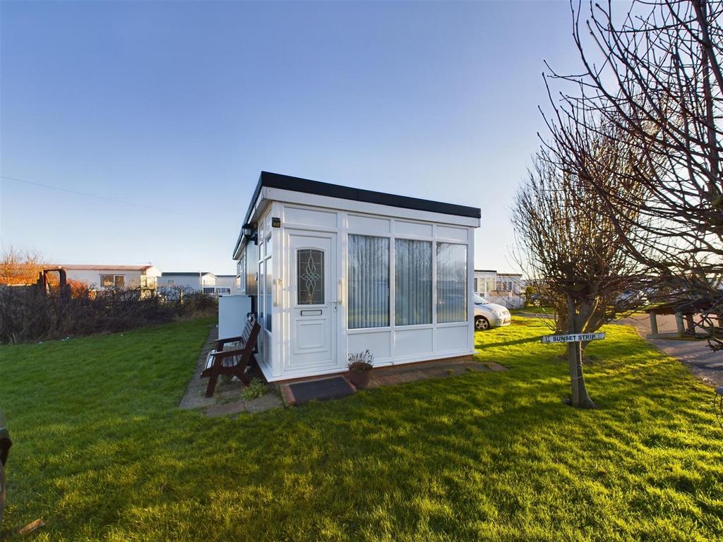 Sunset Strip, Sutton-On-Sea LN12 1 bed detached bungalow - £50,000