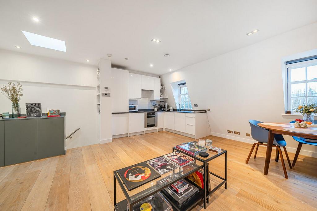 Inverness Terrace, Bayswater, London, W2 2 bed flat - £750,000