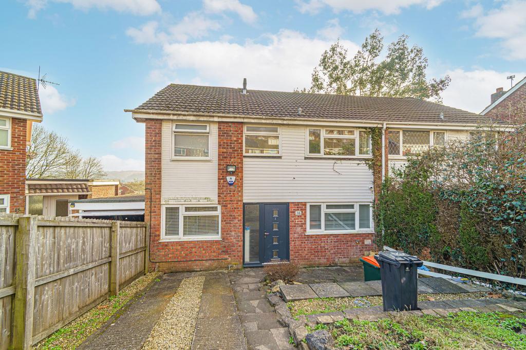 Walnut Drive, Caerleon, NP18 4 bed semi-detached house for sale - £325,000