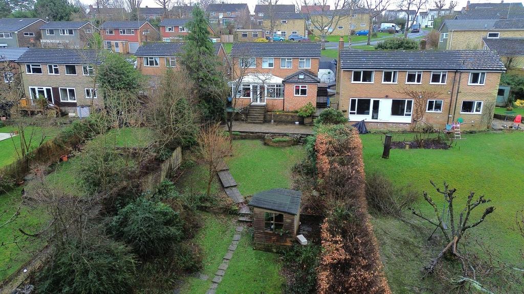 Quarry Hill, Haywards Heath, RH16 4 bed detached house for sale - £650,000