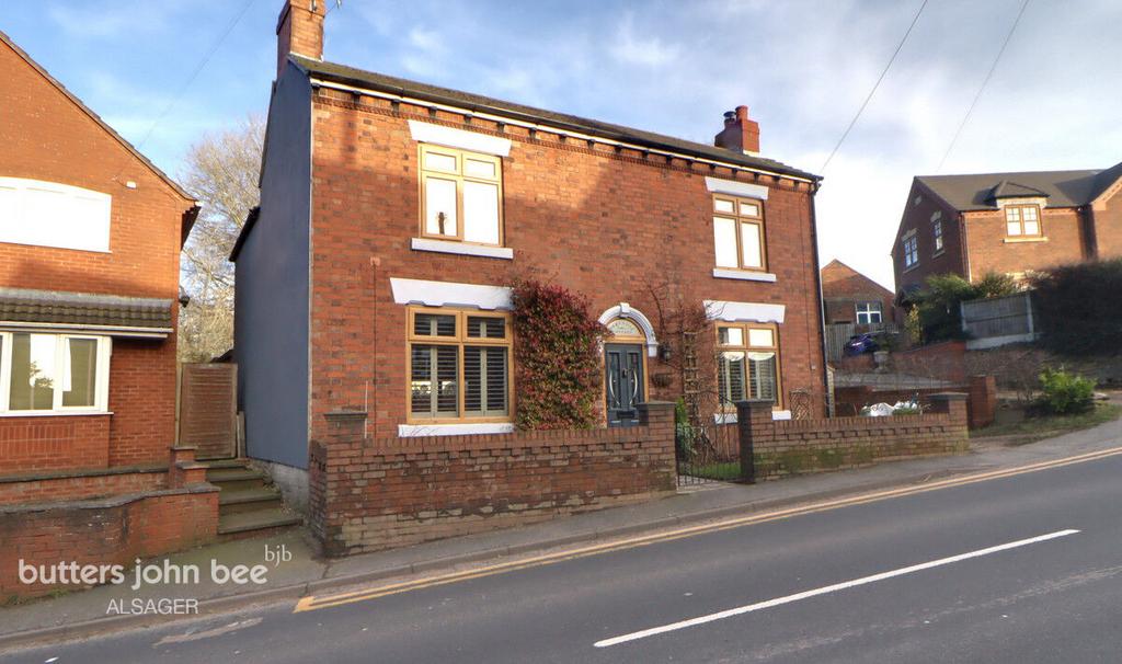 High Street, Alsagers Bank 2 bed detached house for sale - £340,000