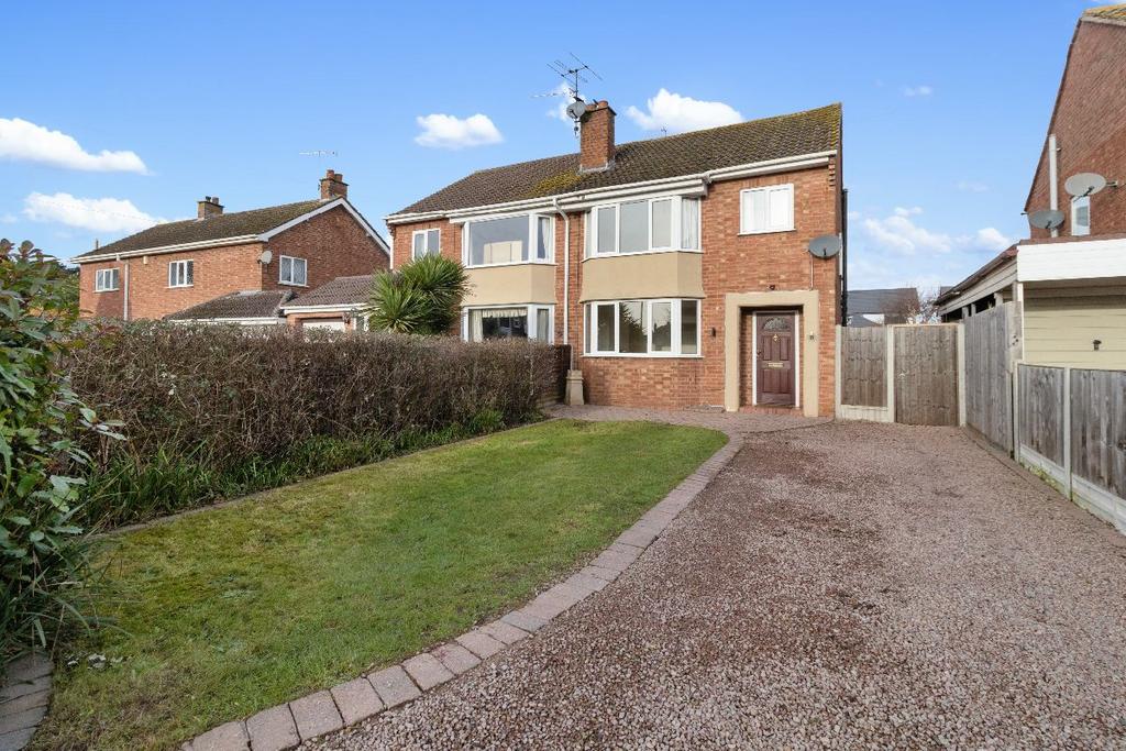 Rushwick, Worcester WR2 3 bed semi-detached house - £300,000